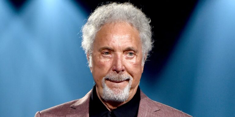 This Legendary Singer Had to Take DNA Test for His Homeless Second Son ...