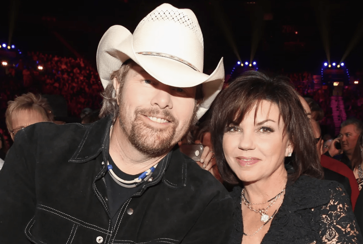 Toby Keith’s Wife Worked at Oil Company Before They Married — She ...